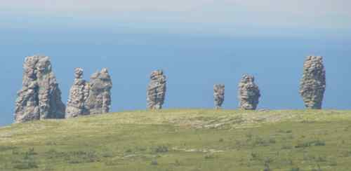 7 Strong Men Rock Formation – Russia – besthike.com