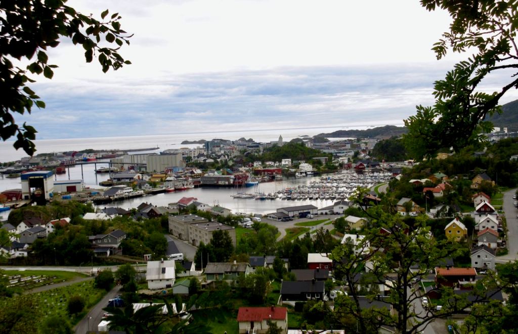 Norway’s Lofoten Islands – hike Fløya & Devil’s Gate – besthike.com