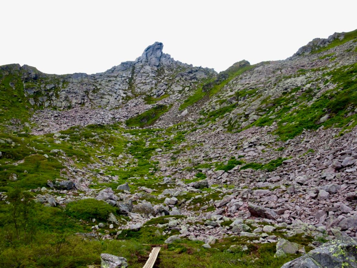 Norway’s Lofoten Islands – hike Fløya & Devil’s Gate – besthike.com